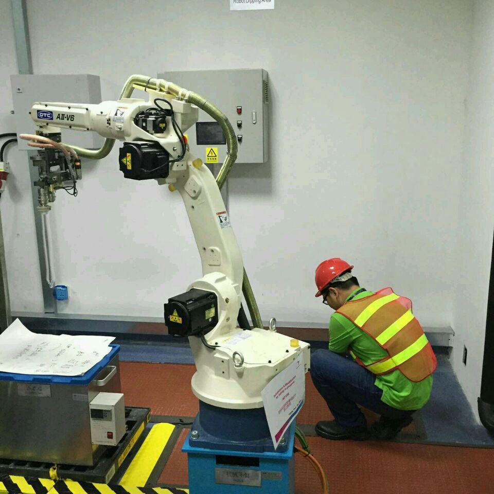 安全地毯在机器人上的应用-安全光栅,安全光幕,穆柯资讯-山东穆柯传感器有限公司